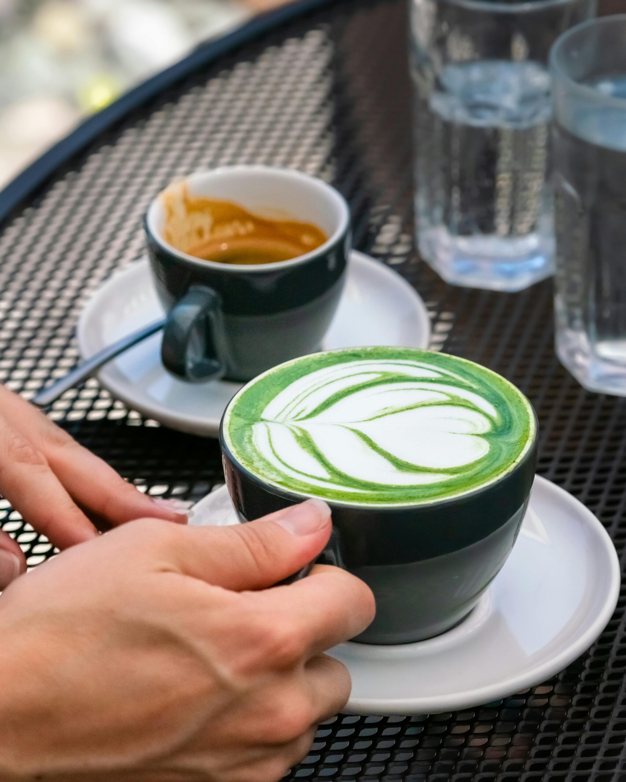 Matcha vs café: ¿Cuál elegir? Diferencias, beneficios y salud
